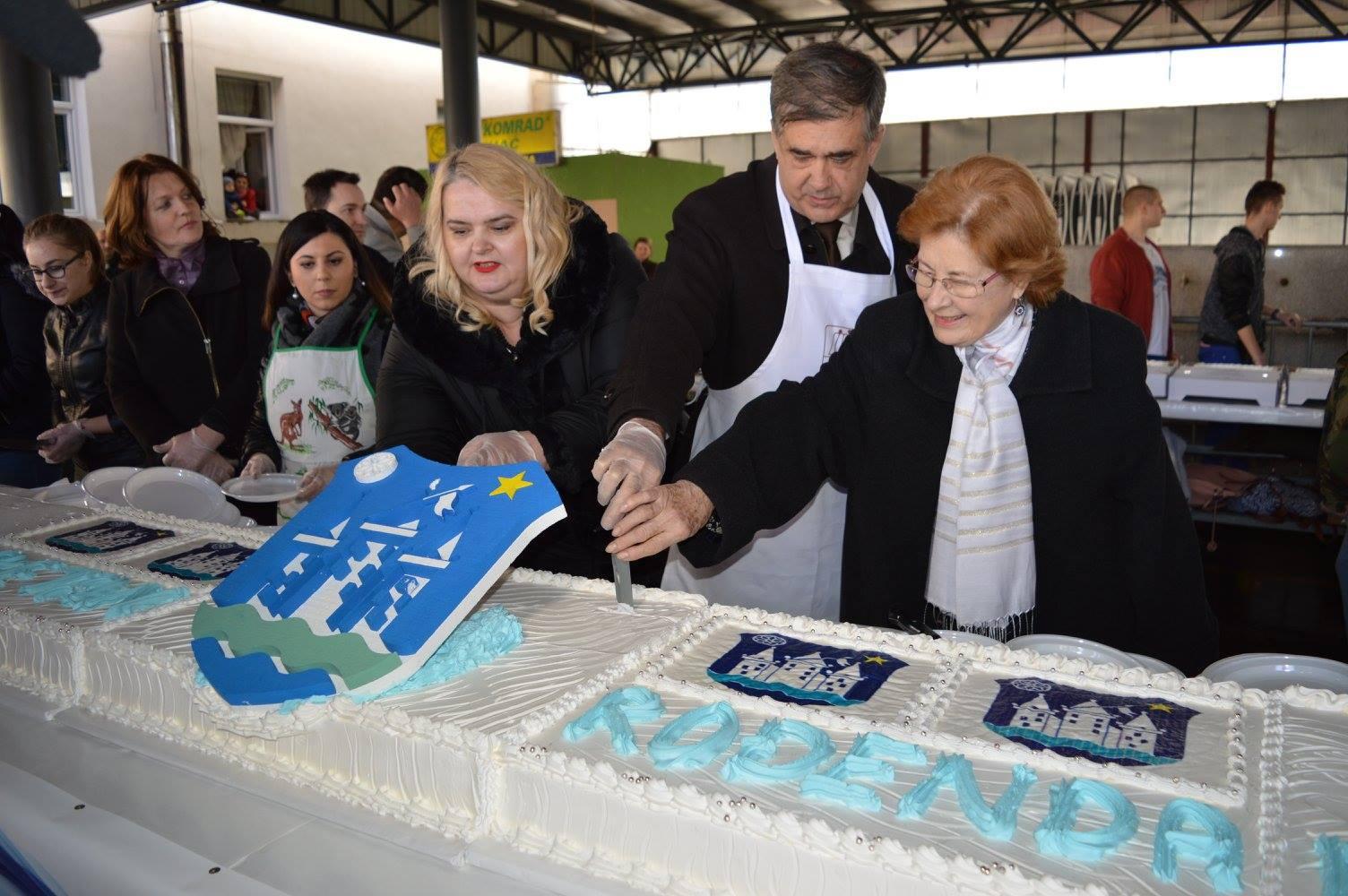 Torta duga 35 metara za 757. rođendan Bihaća