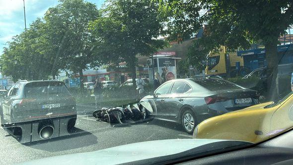 Saobraćajna nesreća na Čengić Vili: Sudar dva automobila i motocikla