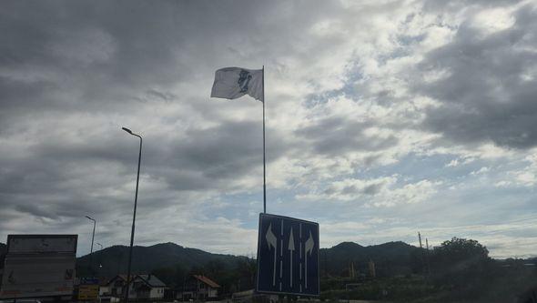 Video / Na ulaz u Maglaj postavljena zastava RBiH