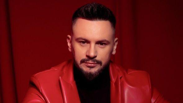 Pjevač Emir Đulović: Omiljene boje su mi plava i zelena