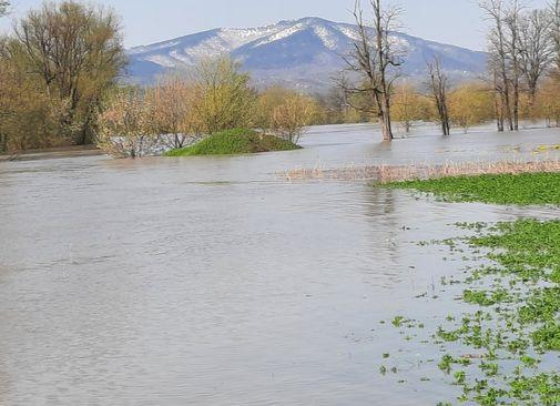 Lijep sunčan proljetni dan, u Gračanici kvare poplave: Proglašeno ...