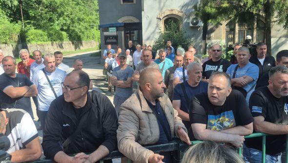 Video / Napeto u Zenici: Rudari gube strpljenje, žestoke poruke Lakiću ...