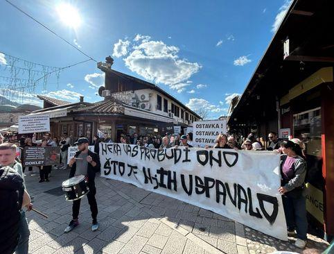 Završeni deseti protesti u Sarajevu nakon tramvajske nesreće: Učesnici ...